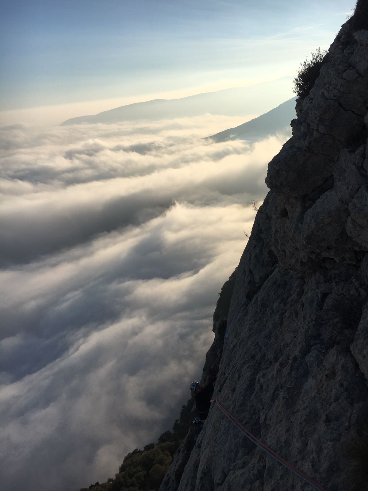 Bloc Empotrat: Lucero del alba a la Roca Alta.