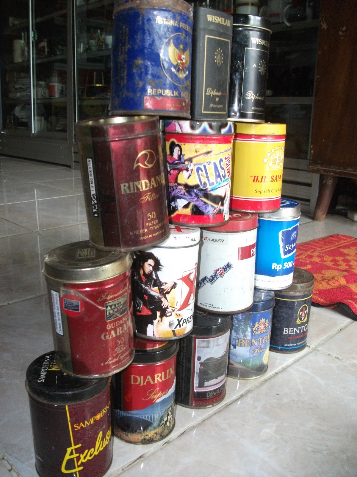 Koleksi Antik Anggoro Solo: KALENG ROKOK