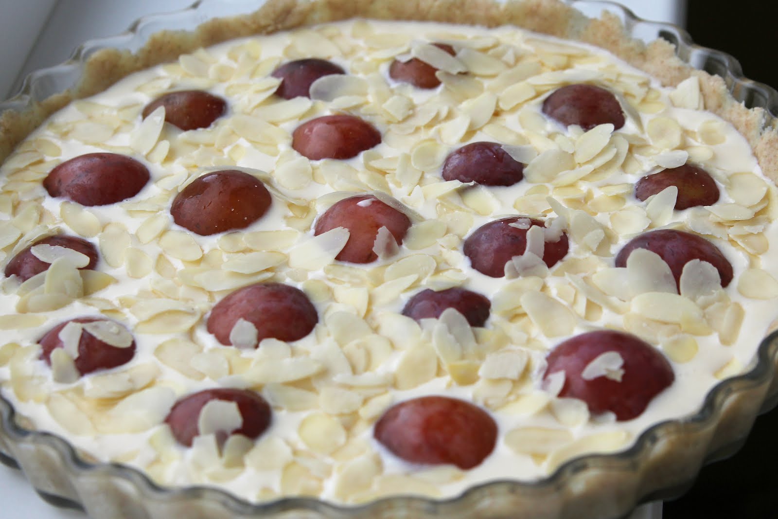 Helena Köögis: Ploomi-mandlipirukas