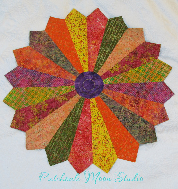 Patchouli Moon Studio: Jumbo Dresden Plate Table Topper