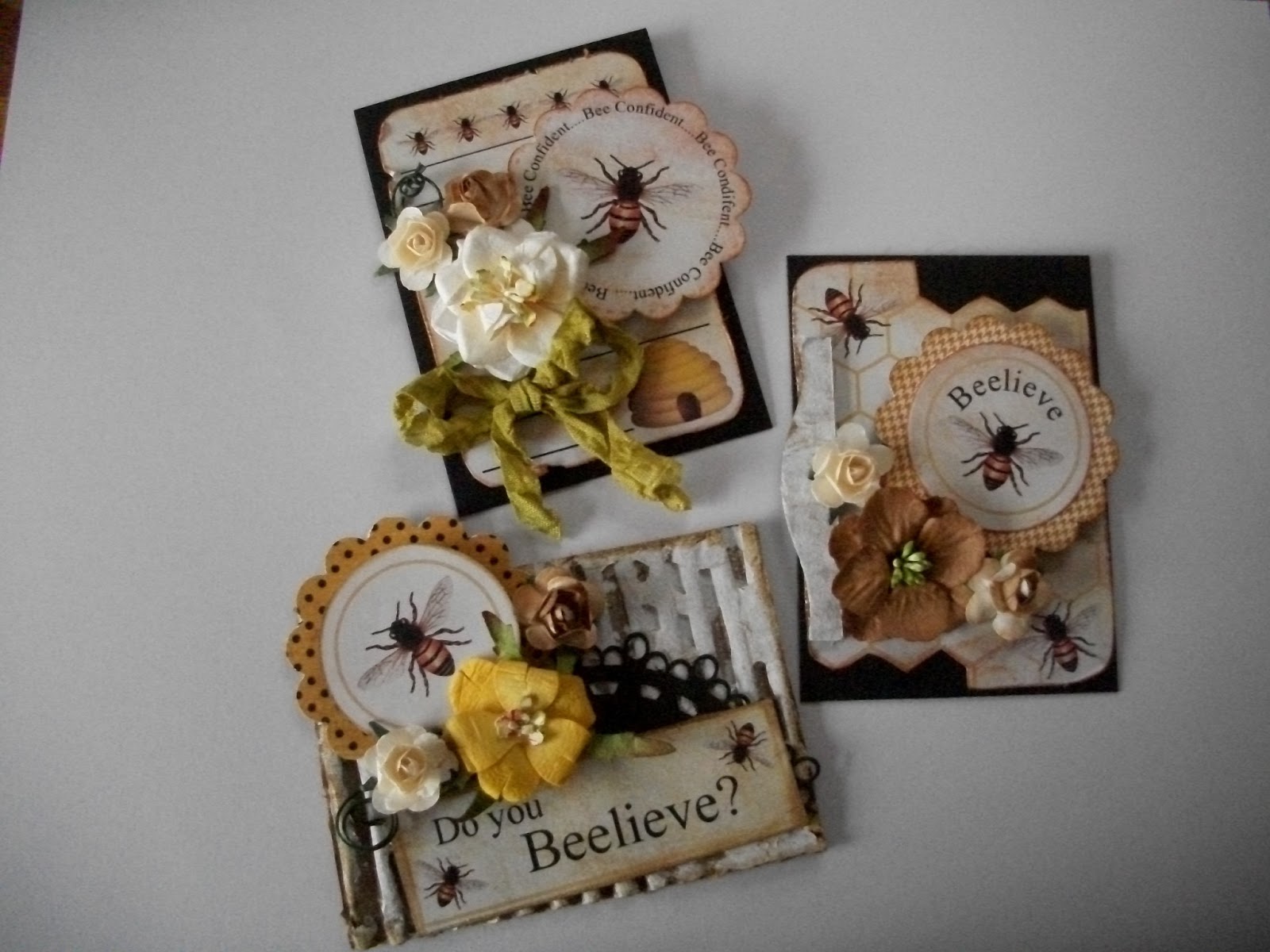 Ginas Designs: Free Bee Friday ideas