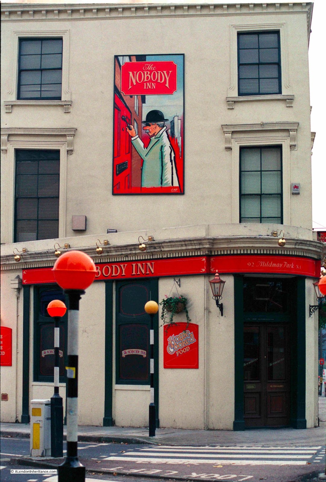 33 Fascinating Photographs That Show What London Shops Looked Like in ...