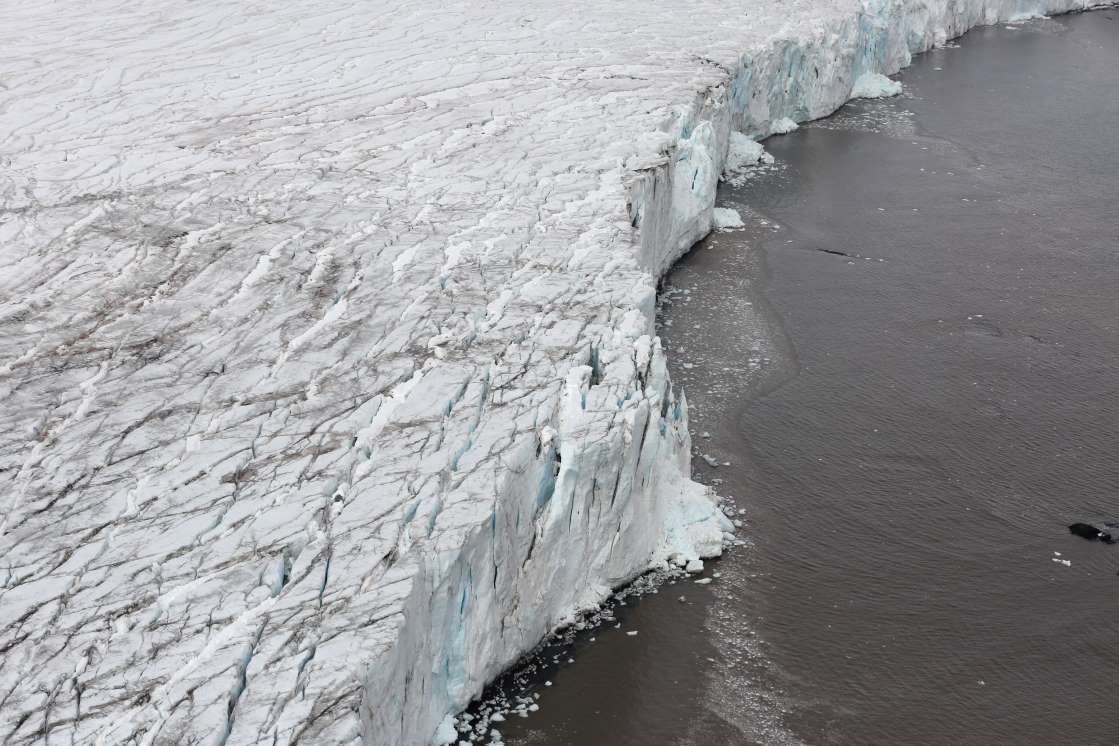 NASA concerned as iceberg twice the size of New York City is about to ...