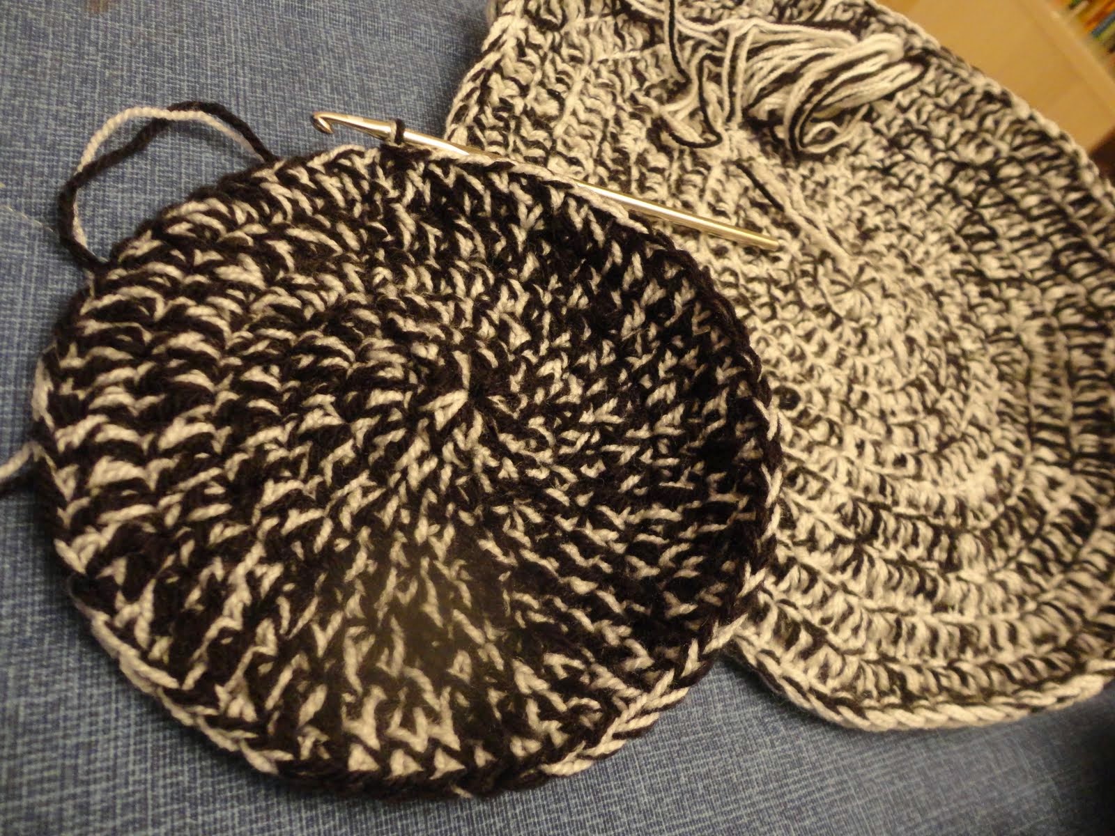 Les Créas de Coco: Sac rond noir et blanc au crochet