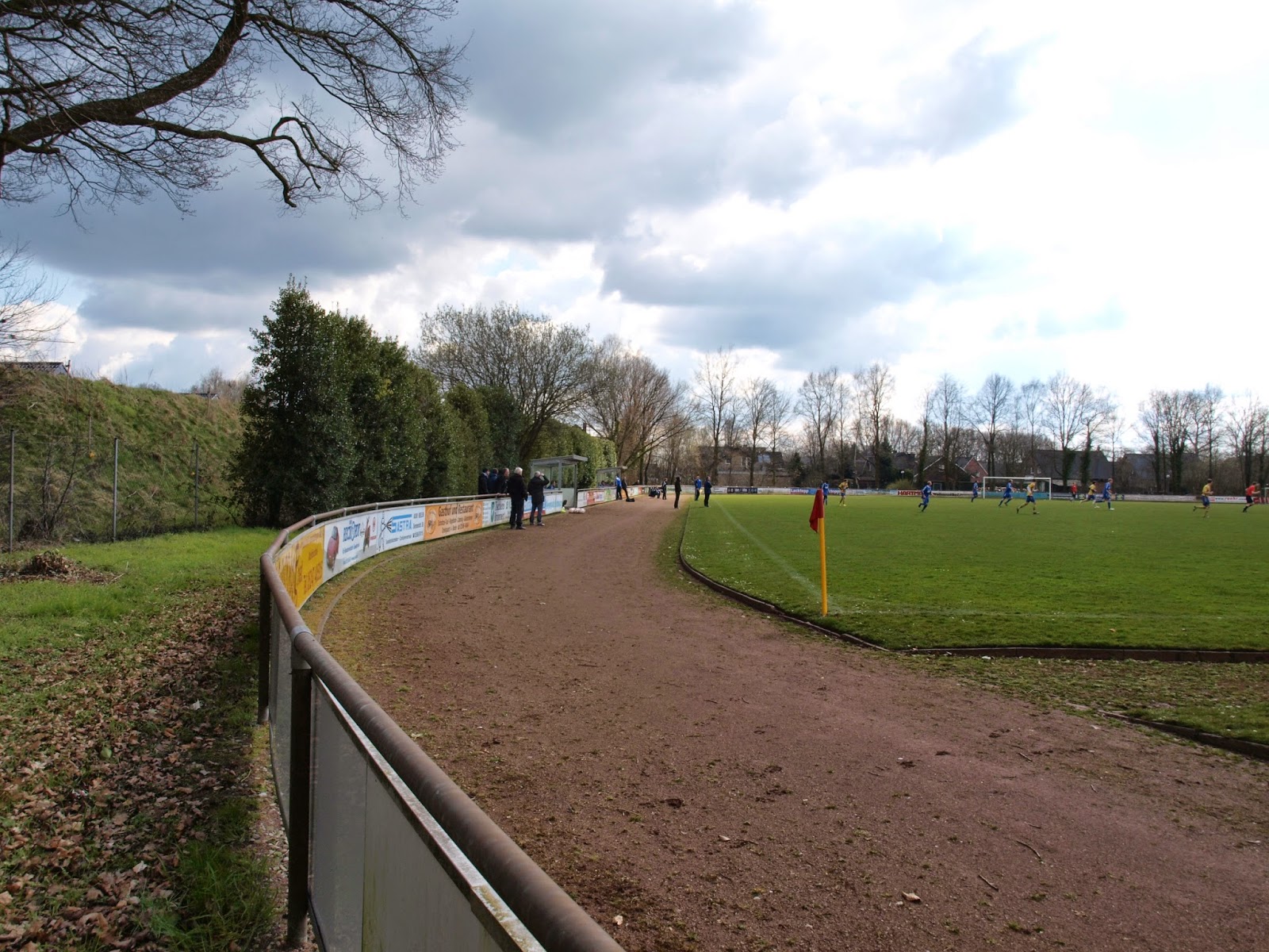 HombruchHopping - Fußball aus NRW: 06.04.15 SV Blau-Weiß Beelen II und ...