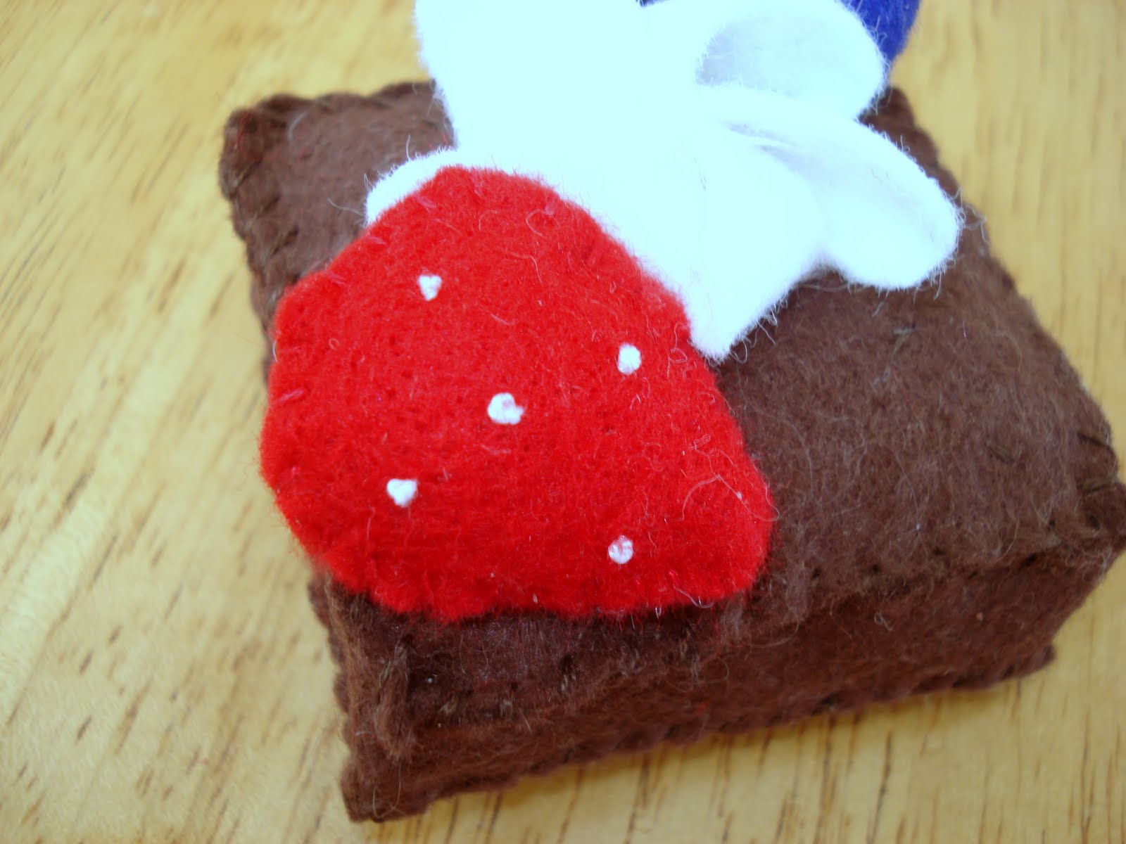 Mama's Felt Cafe: Red, White and Blueberry Brownie Felt Food Dessert ...