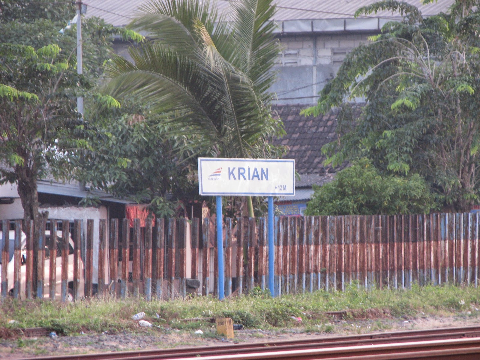 Kereta Api Indonesia: Hunting Kereta Api di Stasiun Krian