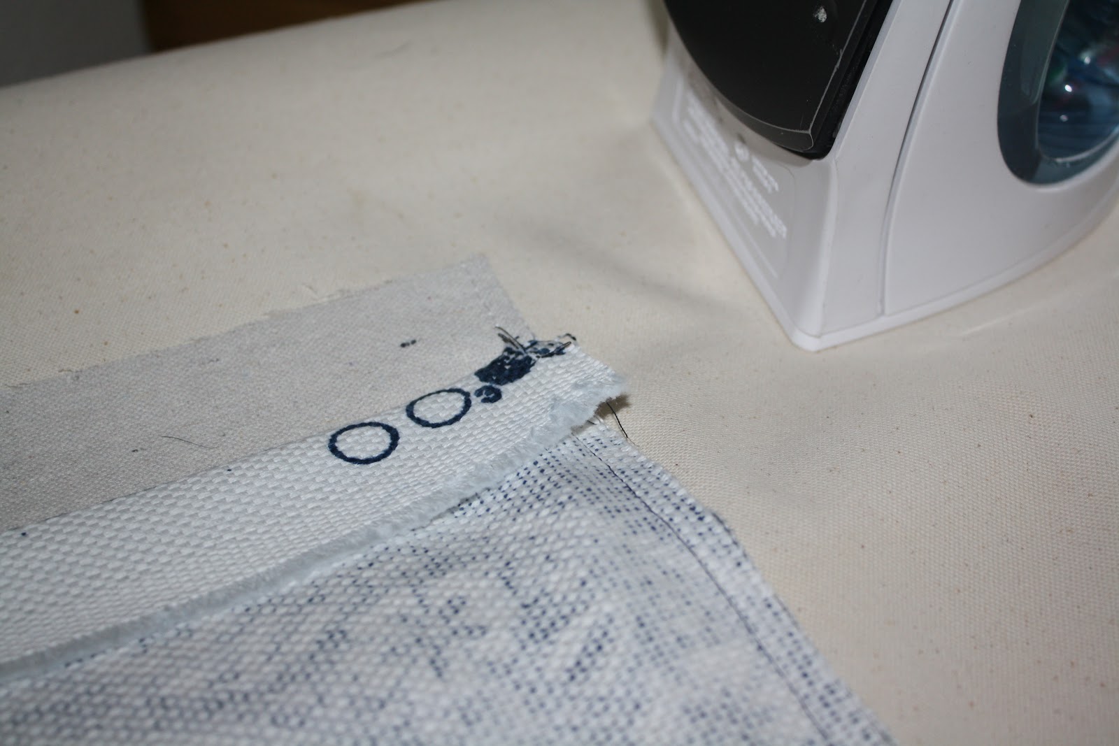 the little cottage on the pond...: Sew sew...