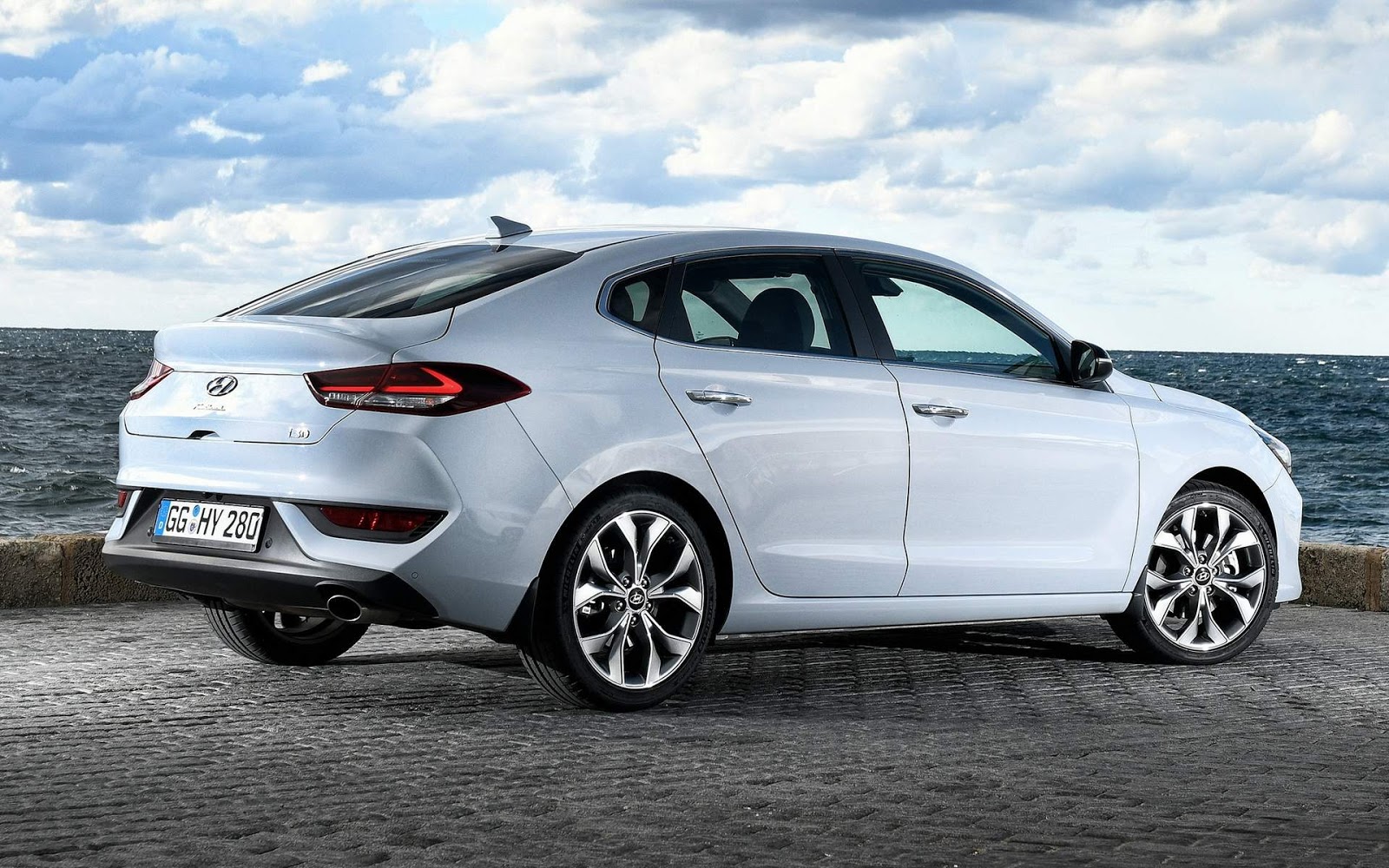 Hyundai i30 Fastback começa a ser vendido na Europa