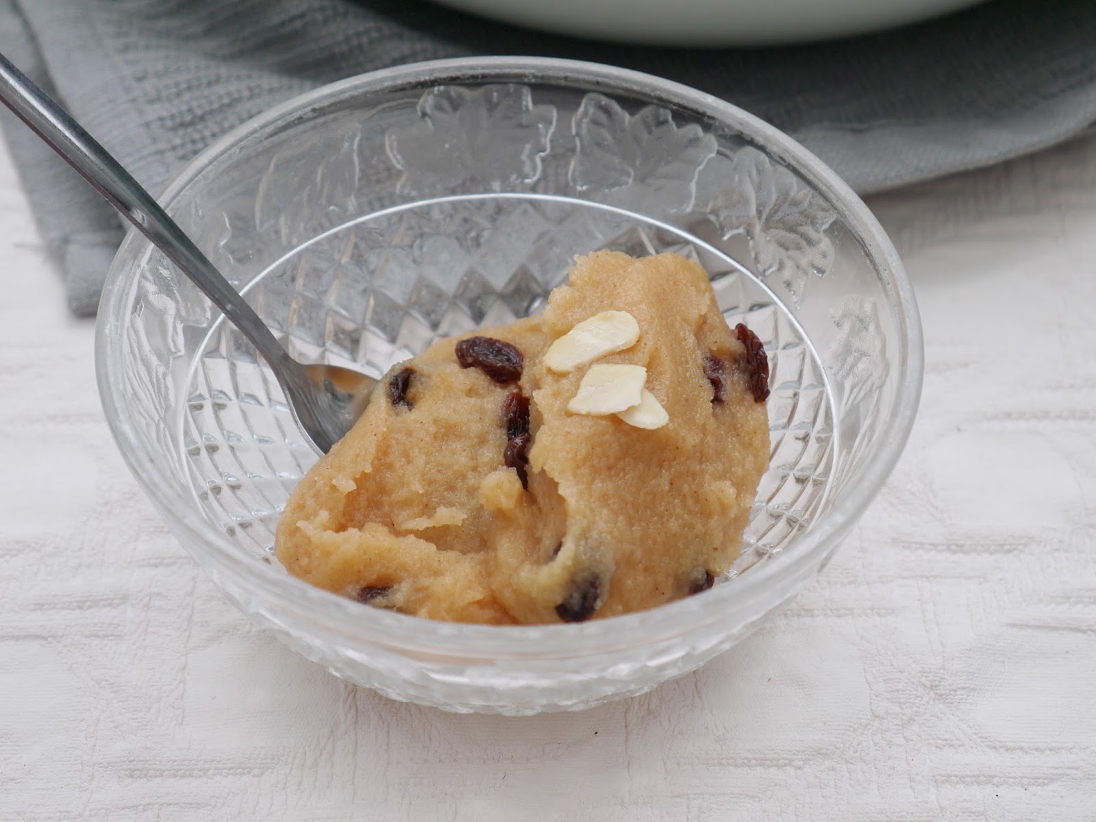 This Muslim Girl Bakes: Sooji Halwa - Semolina Halwa.
