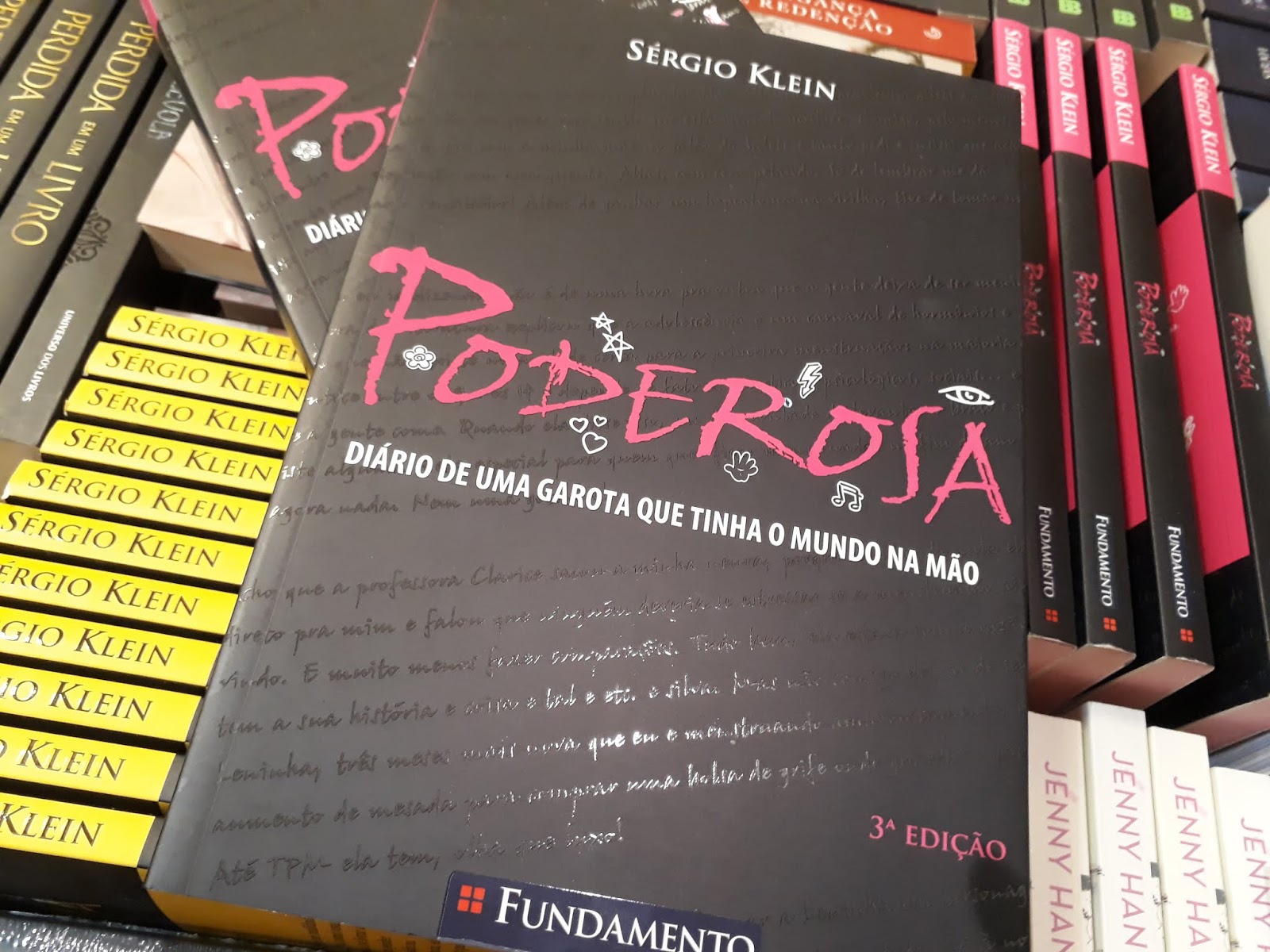 [Resenha] Poderosa – Sérgio Klein - Garotas Devorando Livros
