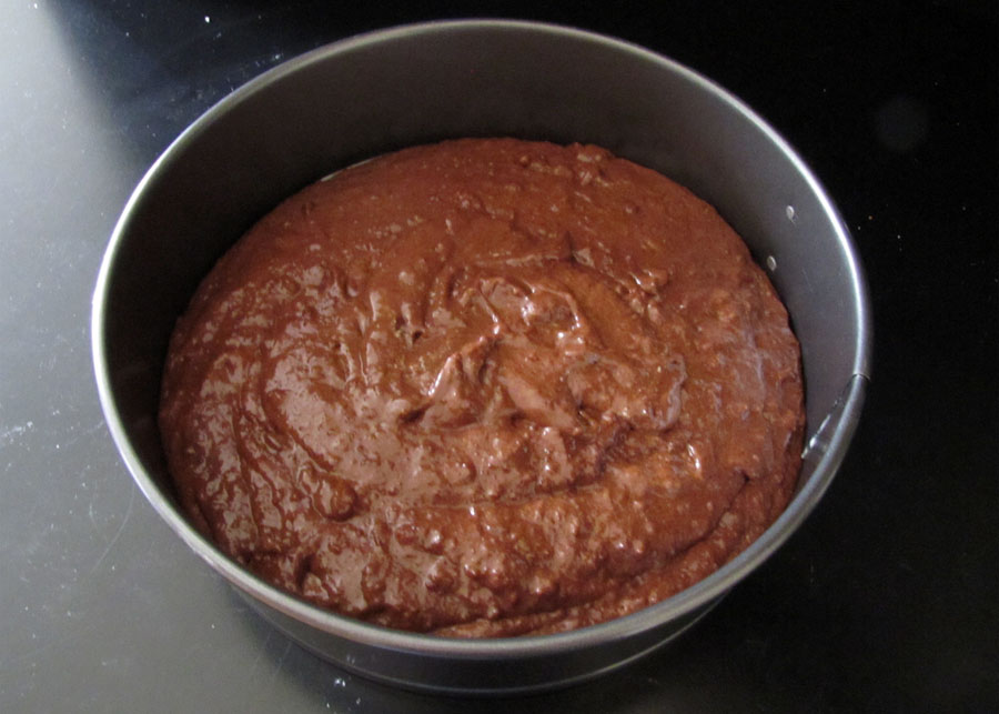 Smells Like Food in Here: Chocolate-Almond Torte with Chocolate Glaze ...