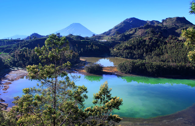 Foto Dieng: Foto Keindahan Telaga Warna