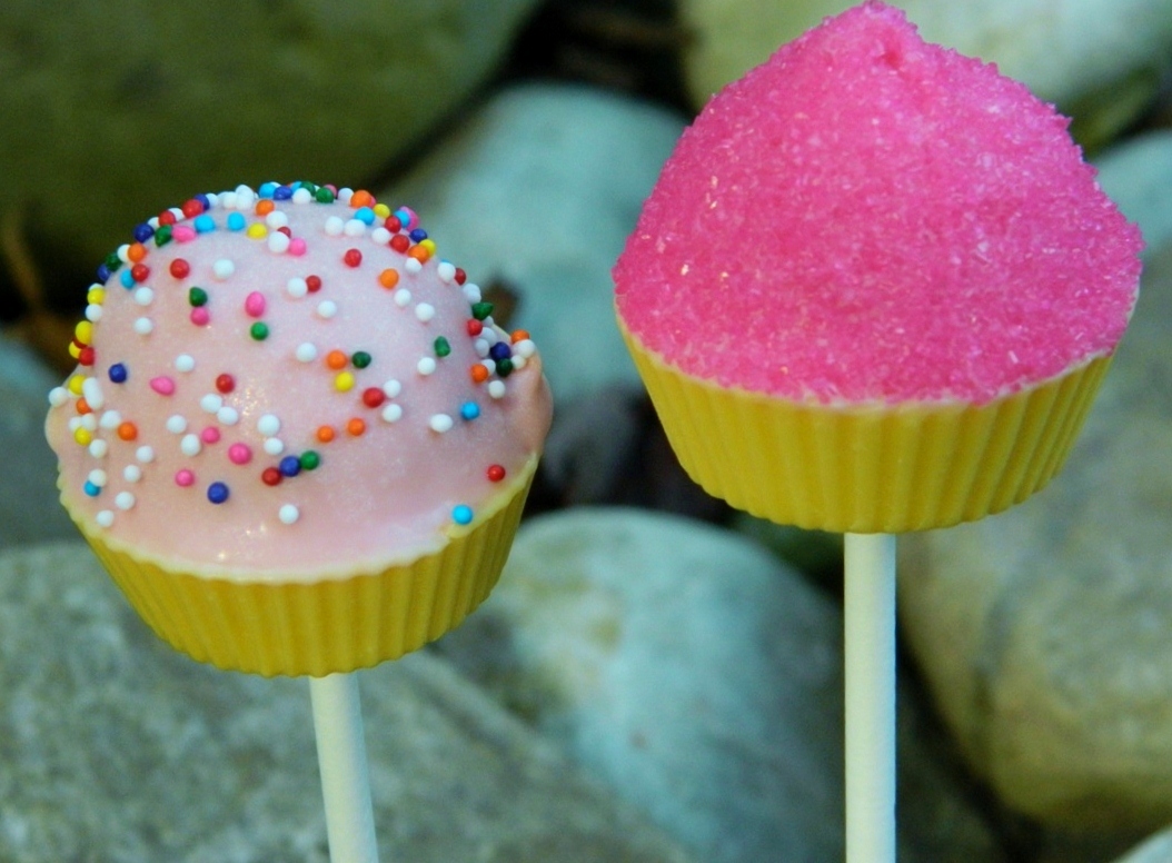 KC Bakes: Cupcake Pops Tutorial