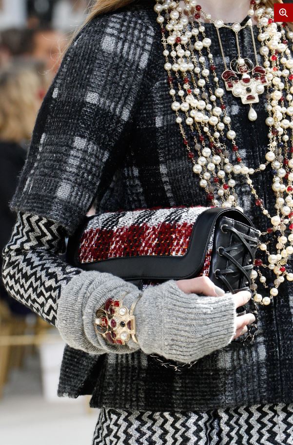 The Mahogany Stylist: Chanel - A Fresh Take on Finger-less Gloves ...