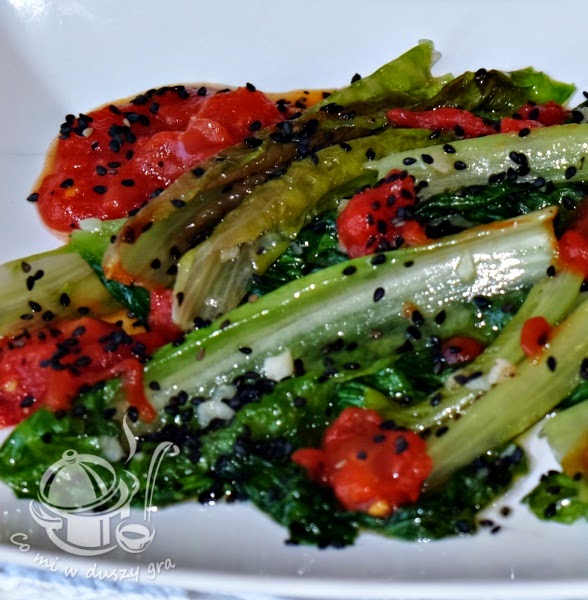 CO MI W DUSZY GRA: SAŁATA RZYMSKA NA CIEPŁO LUB ZIMNO