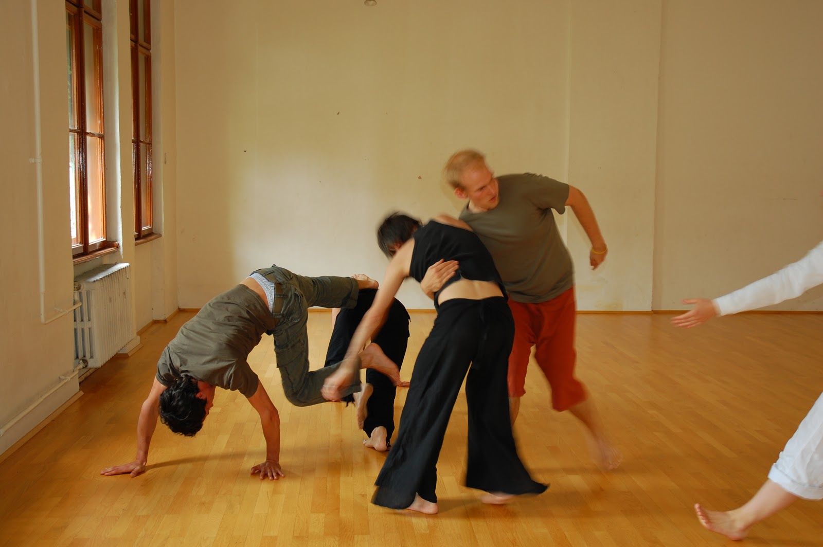 ENTRENAMIENTO RITMICO PERFORMATICO: METODO RITMICO Y LA ESCENA