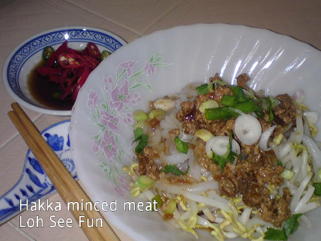 Cooking Pleasure: Hakka Loh Si Fun with Minced Meat