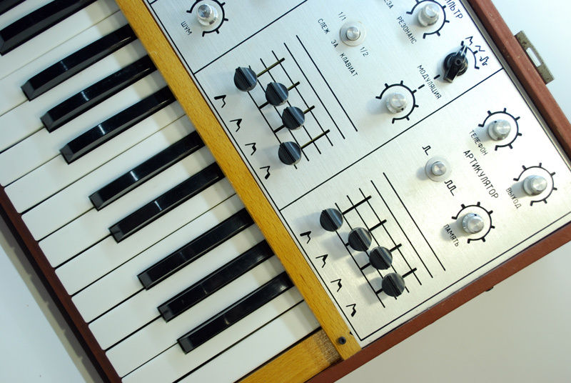 MATRIXSYNTH: RITM-2 VINTAGE USSR SOVIET ANALOG SYNTHESIZER SN 8614 ICIO ...