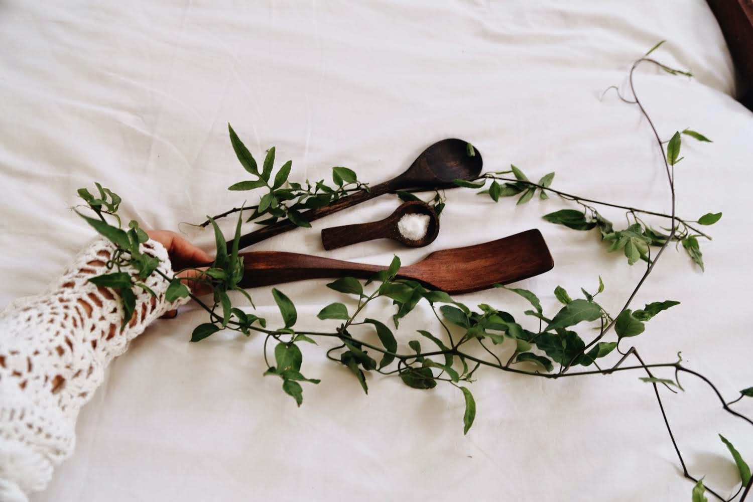 bonjourmoon: SIMPLE HANDMADE GIFT GIVING: STAINED WOODEN UTENSILS