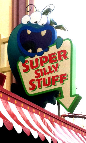 Universal Landing: Super Silly Stuff - Despicable Me Gift Shop