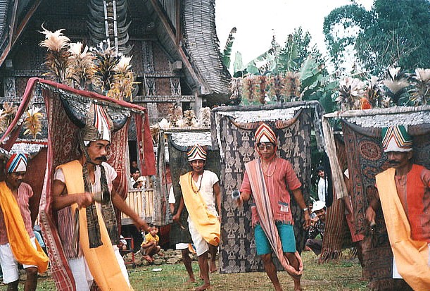Jenis Tari-Tarian Adat Toraja