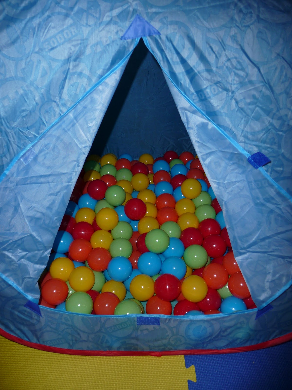 Magnificent Minds: Home-Made Sensory Rooms