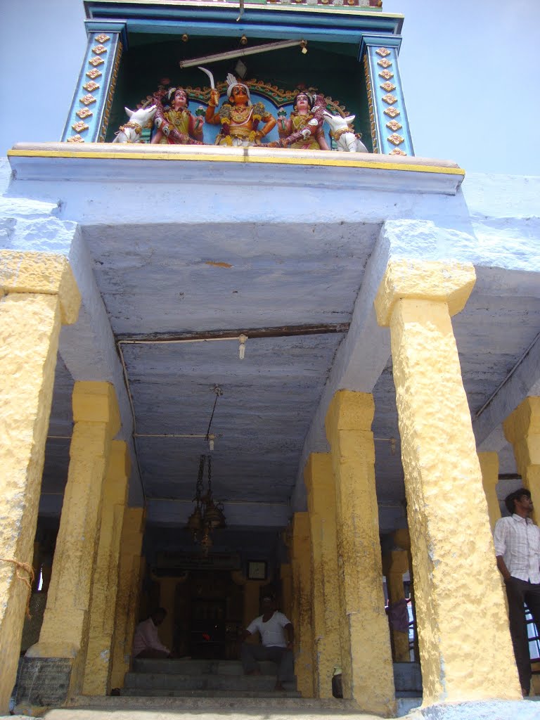 Tamilnadu Tourism: Sorimuthu Ayyanar Temple, Karaiyar, Thirunelveli