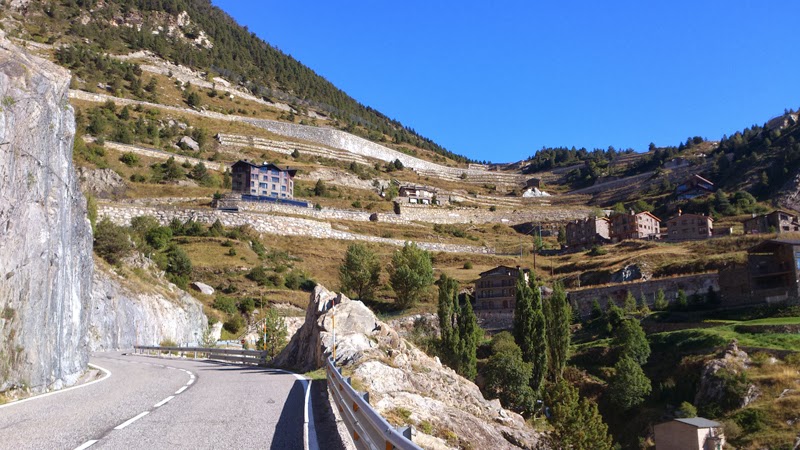 ORBIS TERTIUS: Coll d’Ordino desde Canillo y Arcalís desde Ordino