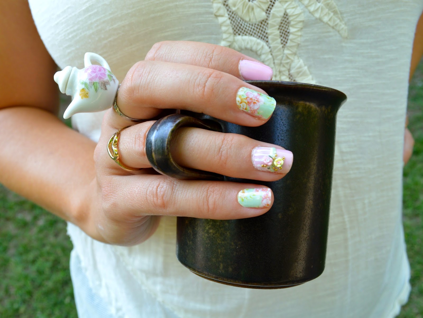 Patti Cake: Tea Cup Saucer Nails
