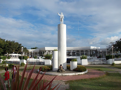The Roomy Life: Iloilo Travelogue#3: Guimbal - a feminine church and a ...
