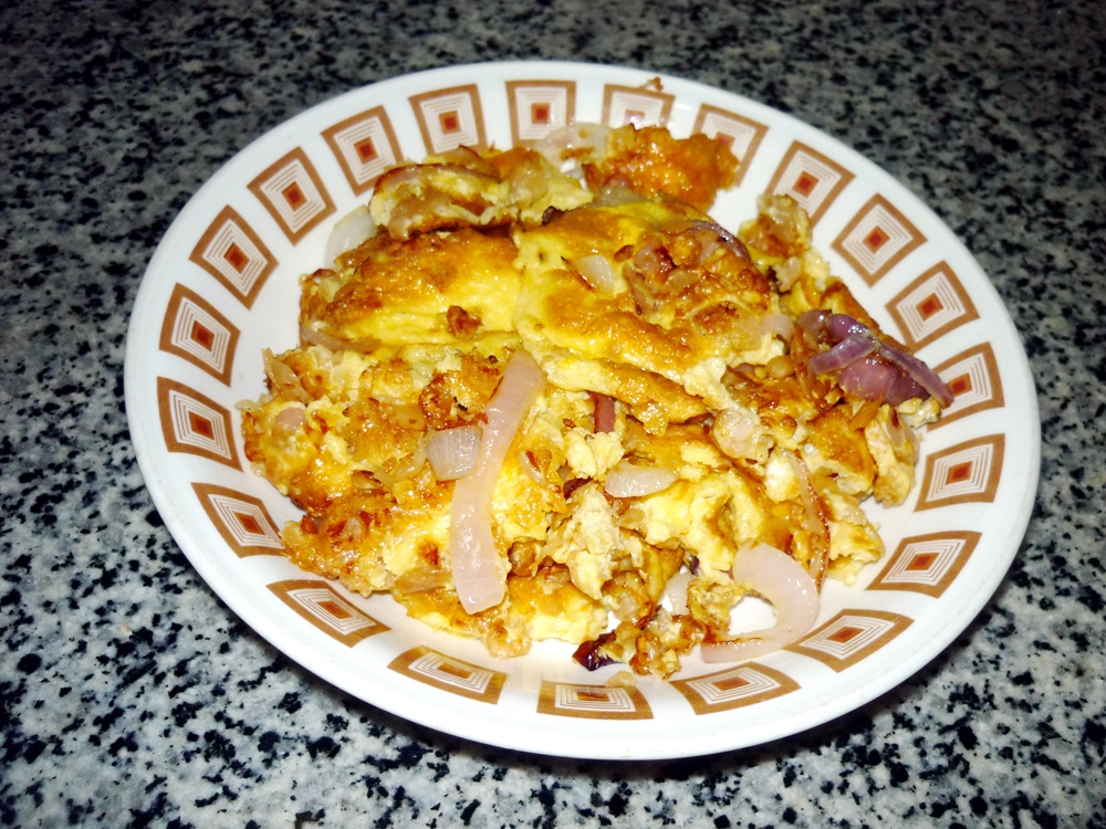 aunty celia's family meals: Chai poh omelette (菜脯卵)