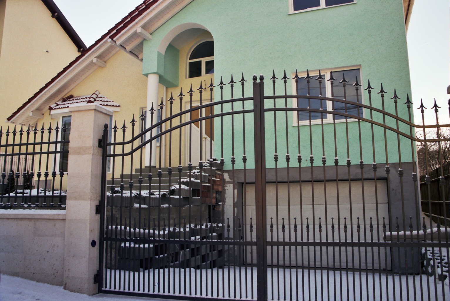 Va oferim cea mai variata gama de garduri si porti metalice din Cluj-Napoca