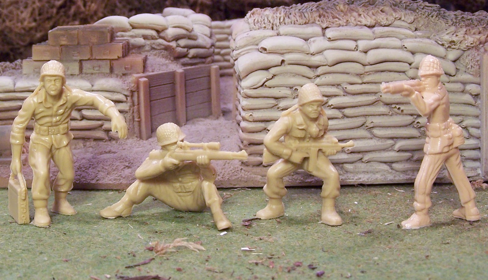 WWII Plastic Toy Soldiers: Marx - Toy Soldiers
