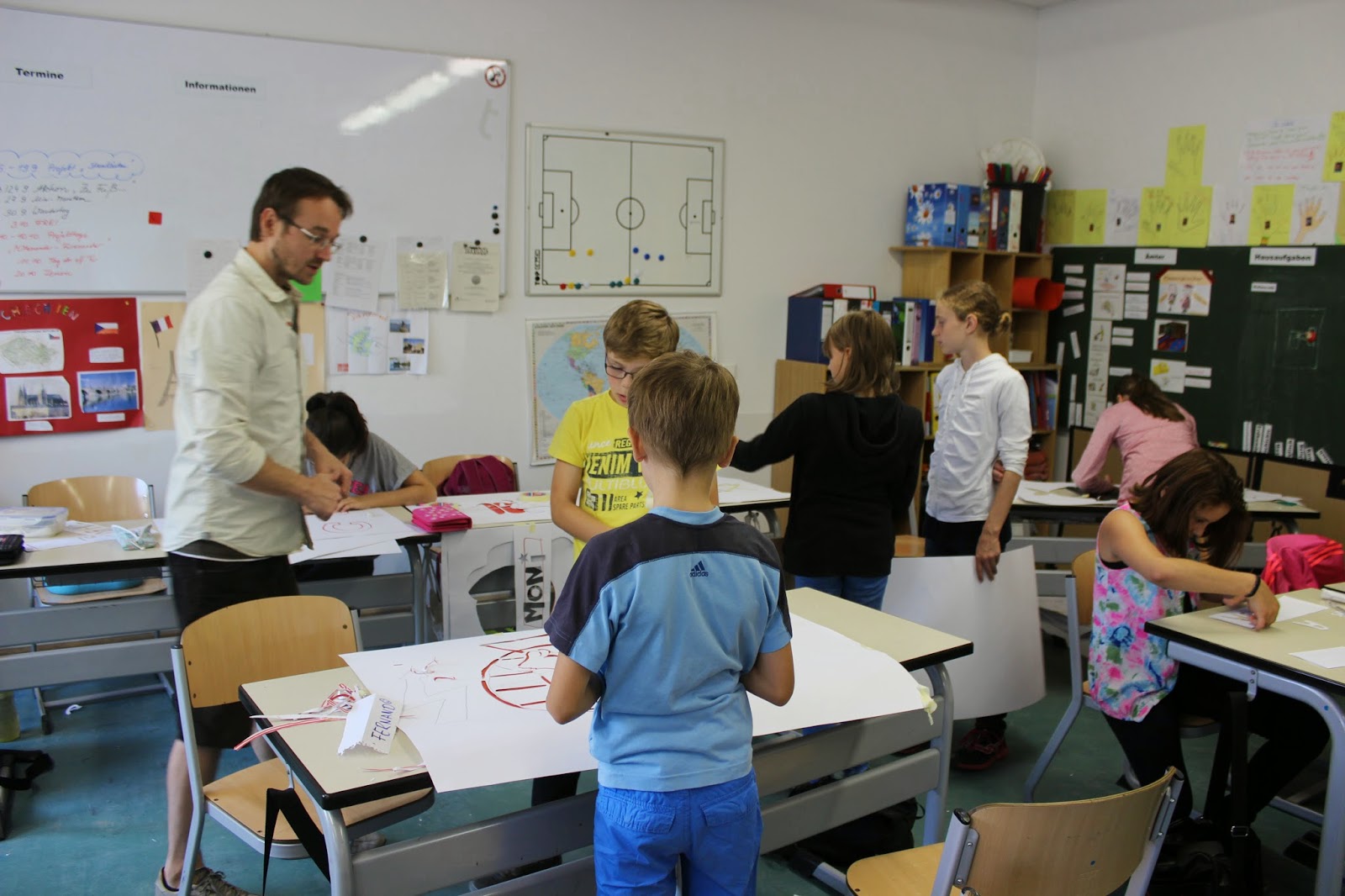 Stromkasten-Styling: Der zweite Projekttag an der Ellef-Ringnes-Grundschule