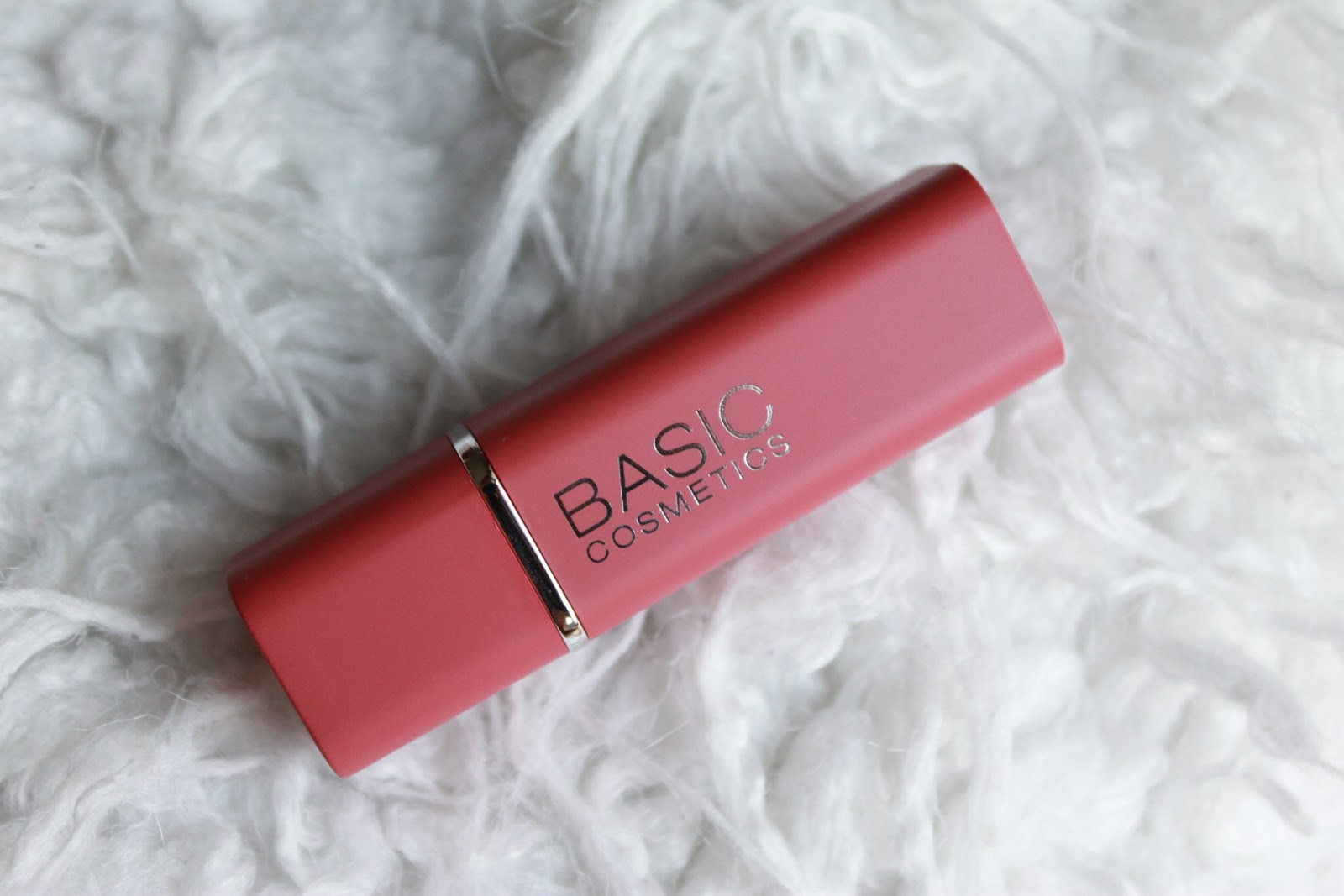 BASIC COSMETICS MATT LIPSTICK - Rafaela Teixeira
