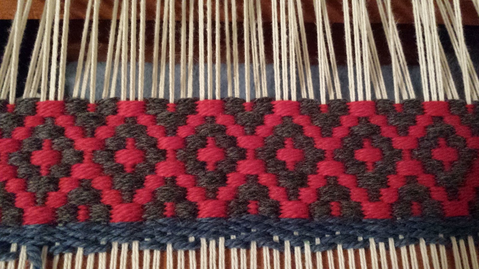 KB Knits & Crafts: A Bit about Boundweave