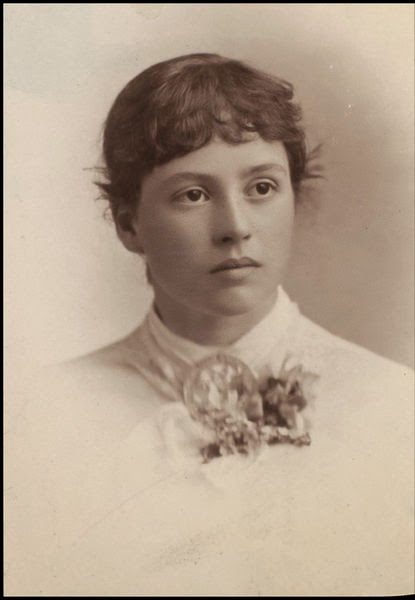 Winifred Graham's Instagram, Twitter & Facebook on IDCrawl