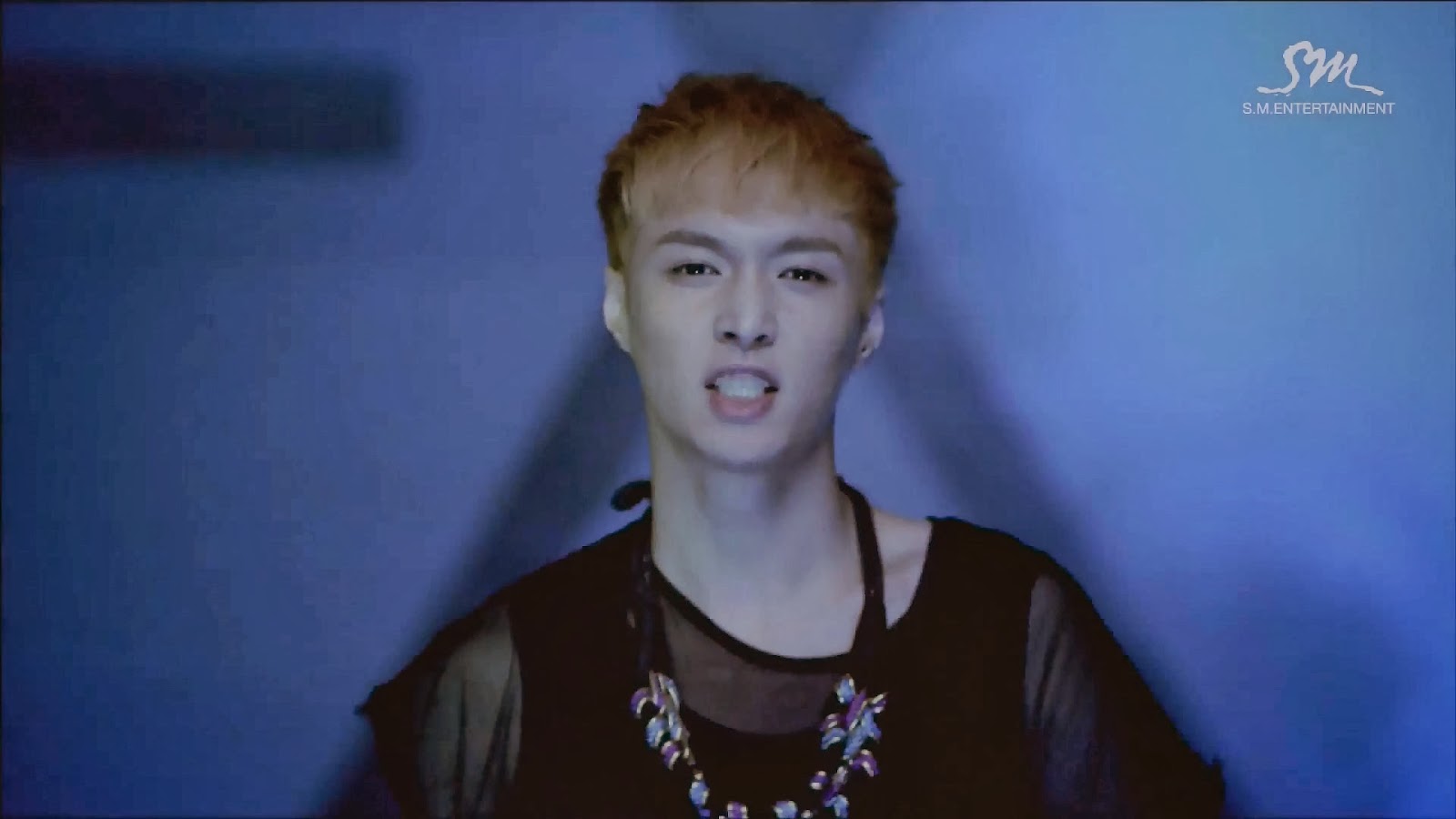 EXO: Wolf MV και who-is-who | I say myeolchi // k-pop in greek