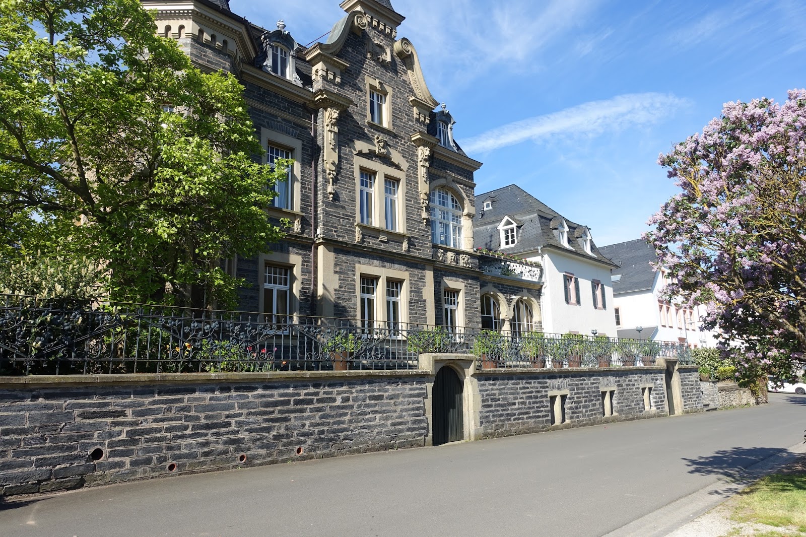 schiller-wine: Tasting at the Legendary Weingut J.J. Prüm with Amei ...