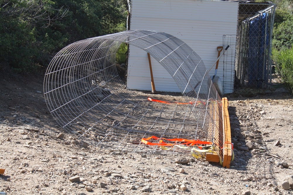 The Edible Garden: BUILDING A HOOP COOP FROM CATTLE PANELS