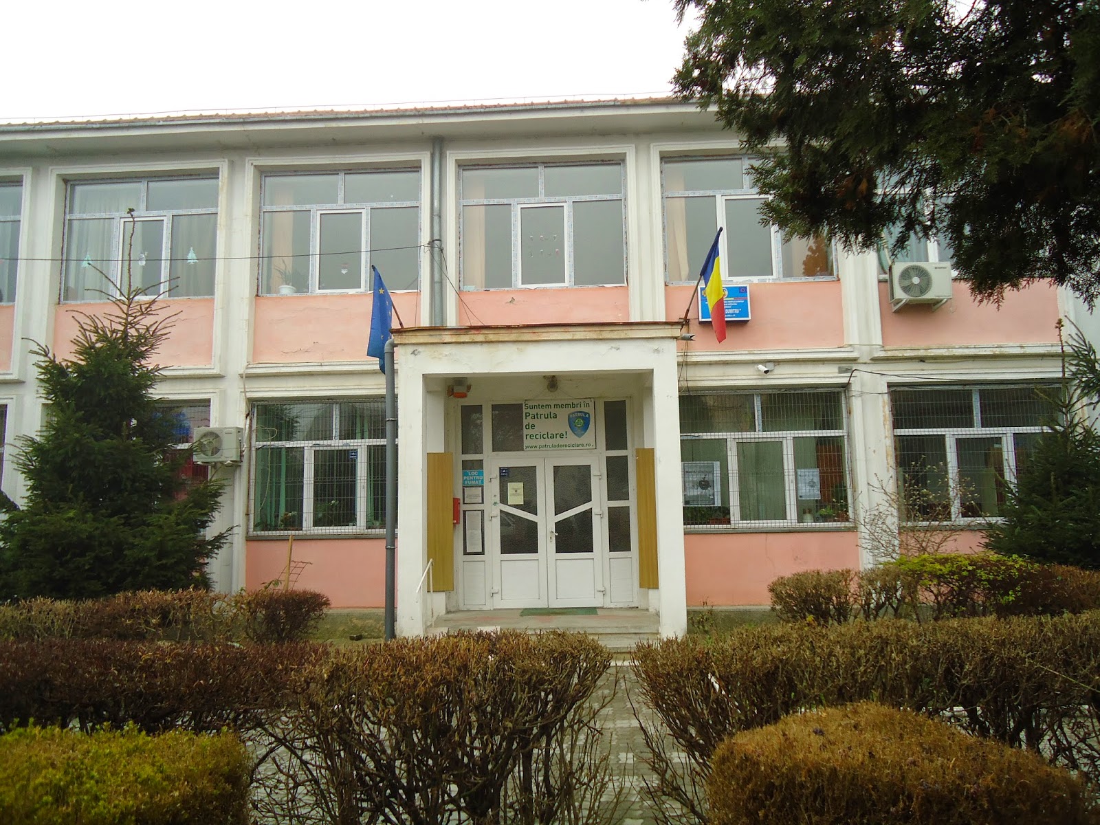 Scoala Gimnaziala SF. DUMITRU CRAIOVA Inscriere invatamant primar