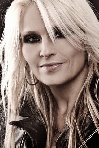 Leather Beauty: Doro.