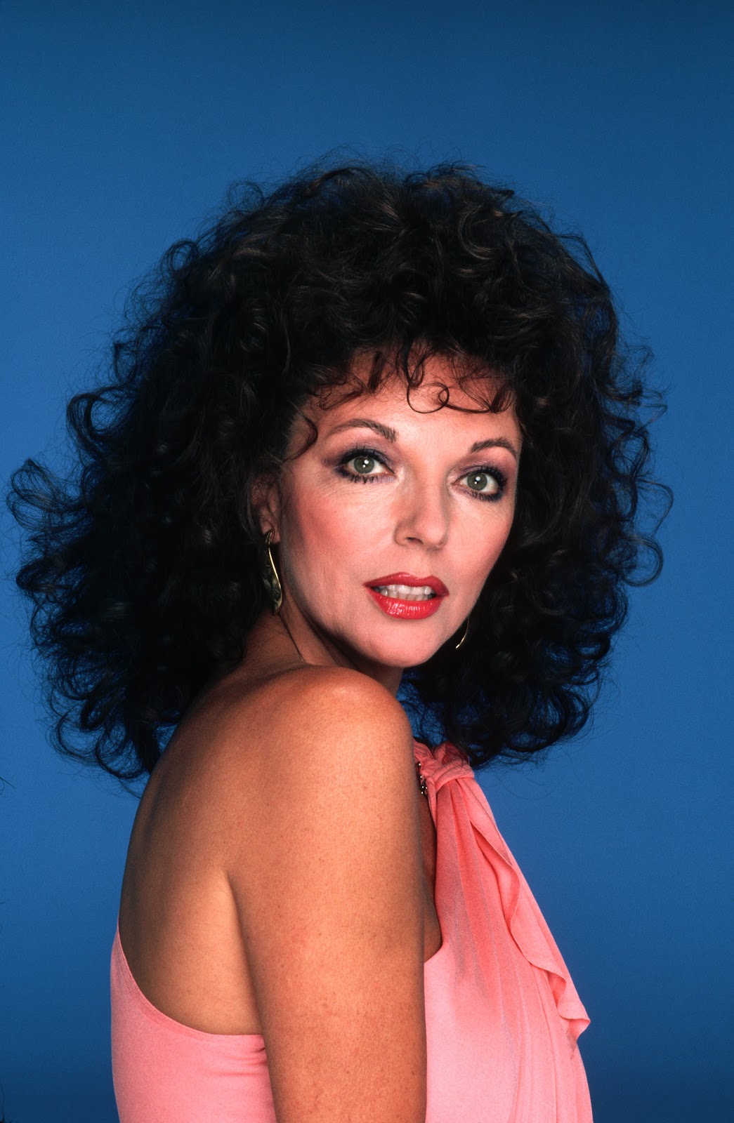 Dazzling Divas: Glamour Queen Joan Collins