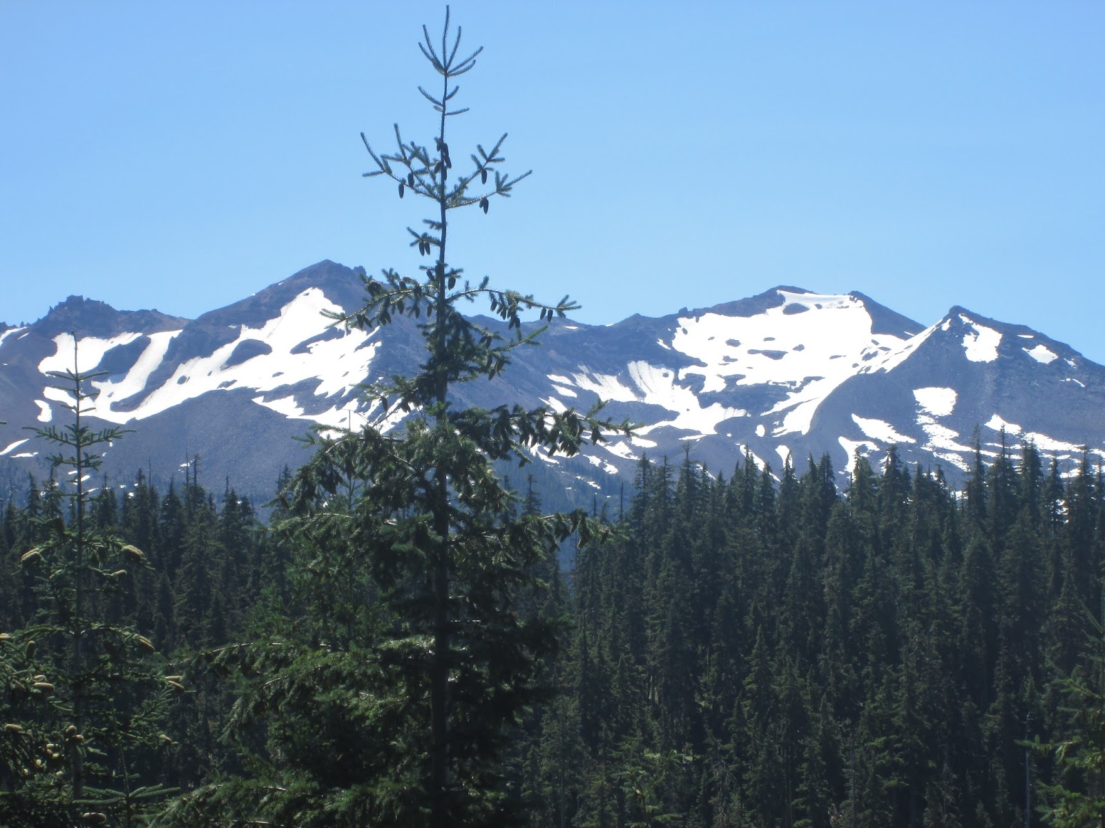 Hiking Oregon: Divide Lake and Mount Yoran
