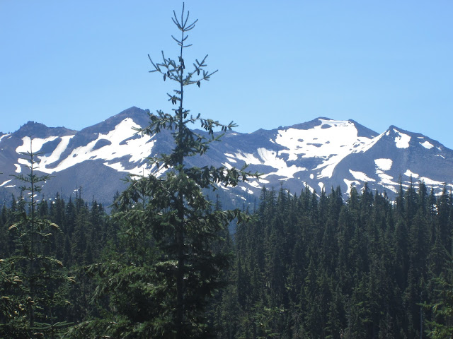 Hiking Oregon: Divide Lake and Mount Yoran