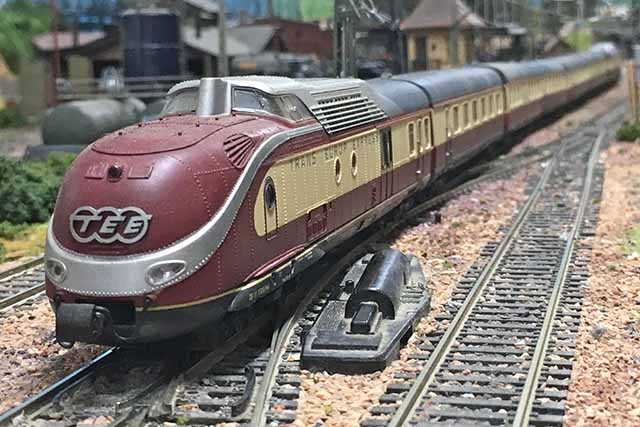 Tren a mano: TEE: VT11.05 DB