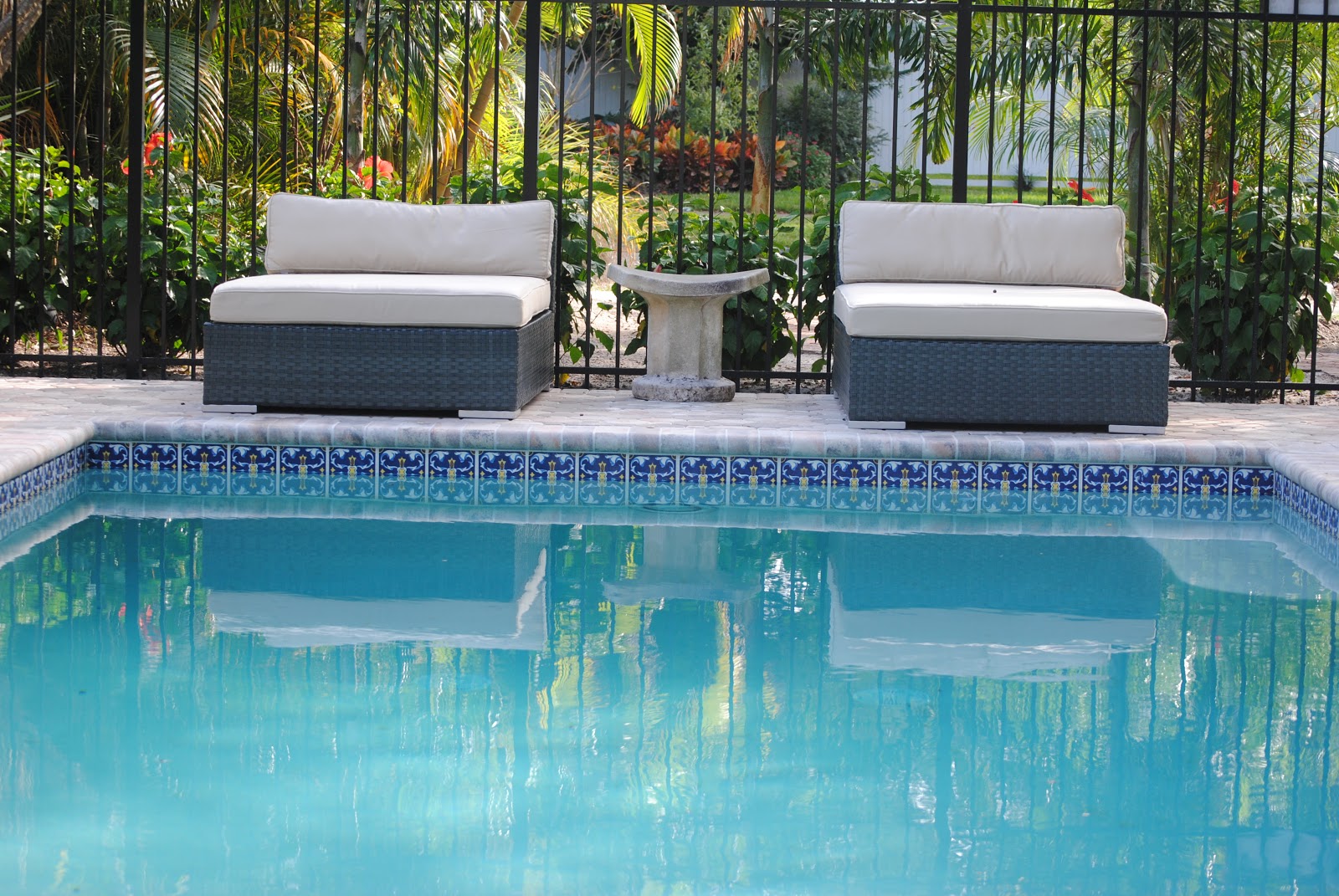 RAZMATAZ: The Front Yard Pool