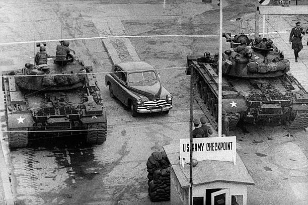 15 Foto Perang Dingin - The Cold War Photos (Images) - Jukin Blog