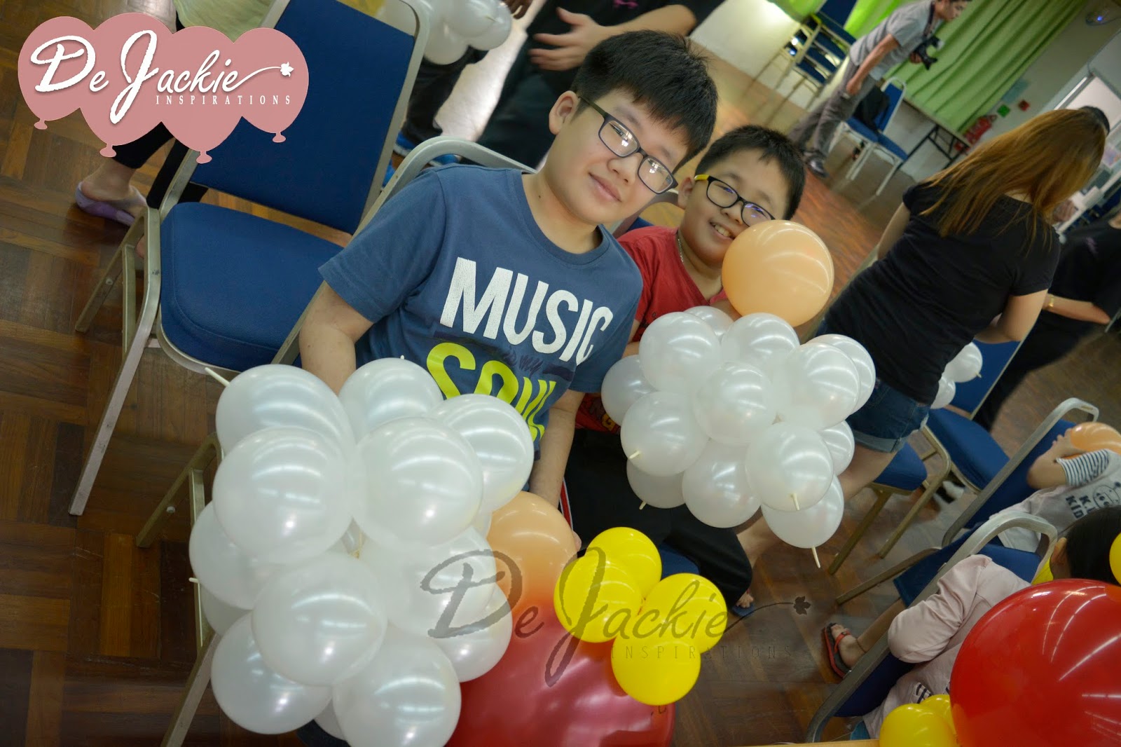 Balloon decorations for weddings, birthday parties, balloon sculptures ...